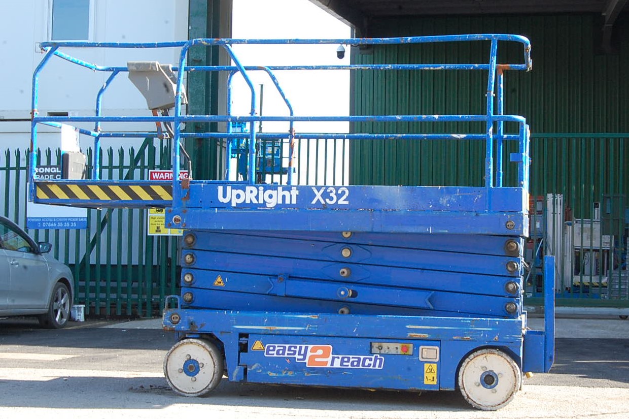Upright X32 12m Electric Scissor Lift - SurePress