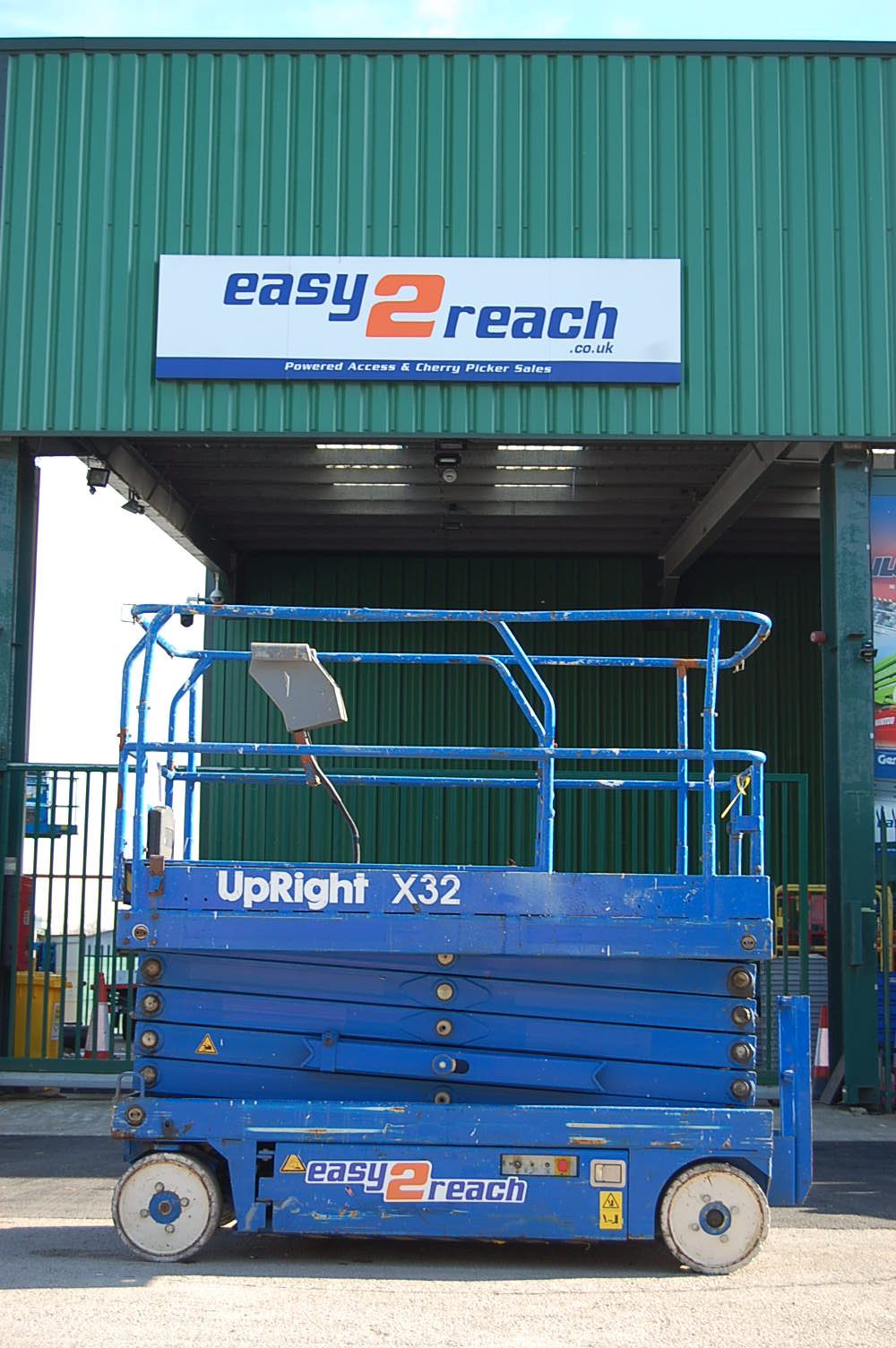 Upright X32 12m Electric Scissor Lift - SurePress